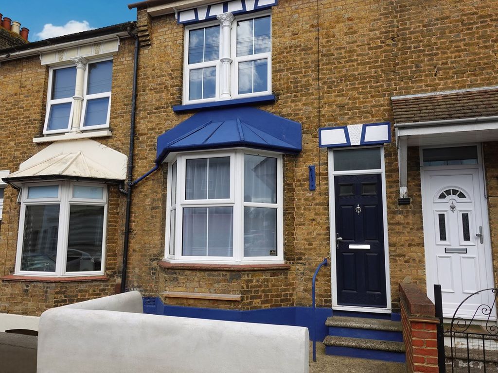 3 Bed Terraced House For Sale In Barnsole Road Gillingham Me7 £