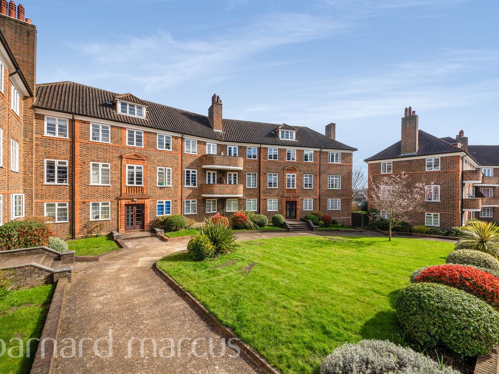 2 bed flat for sale in Limes Gardens, Southfields, London SW18, £ ...