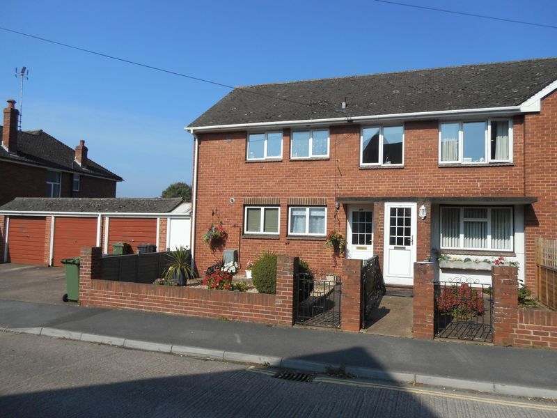 2 bed flat to rent in Topsham Road, Exeter EX2, £900 pcm - Zoopla