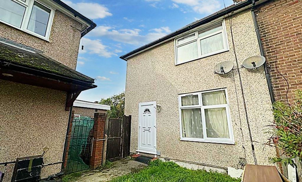 3 Bed End Terrace House For Sale In Dagenham Avenue Dagenham Rm9 £
