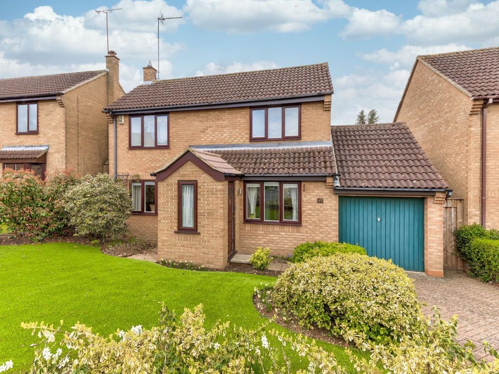 3 Bed Detached House For Sale In Aviemore Gardens West Hunsbury