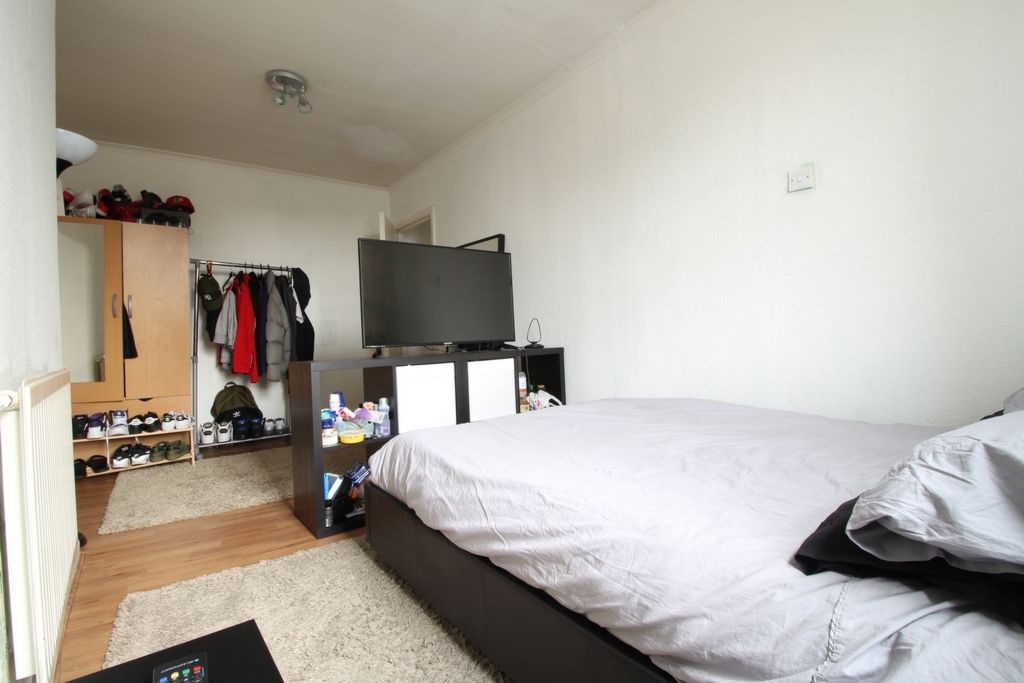Room to rent in Upper Street, Angel N1 - Zoopla