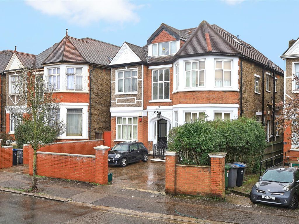 3 bed flat to rent in Mapesbury Road, Mapesbury, London NW2, £2,700 pcm ...
