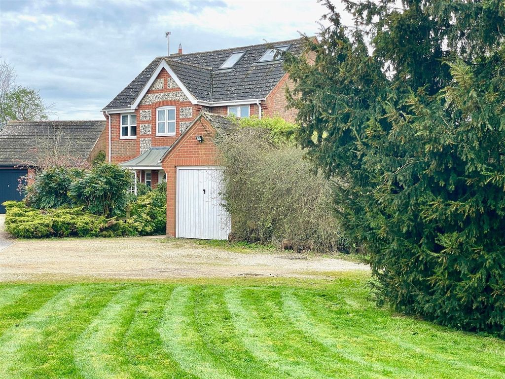 5 bed detached house for sale in Enborne Gate, Newbury RG14, £850,000 ...