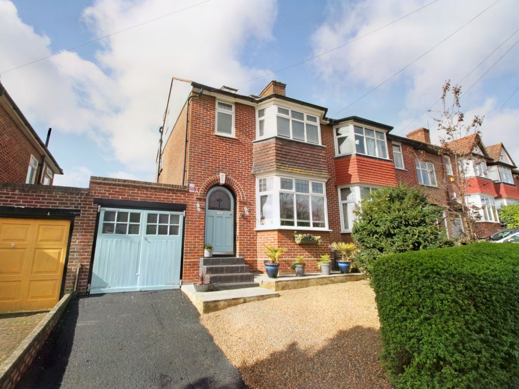 4 Bed Semi Detached House For Sale In St Ronans Crescent Woodford