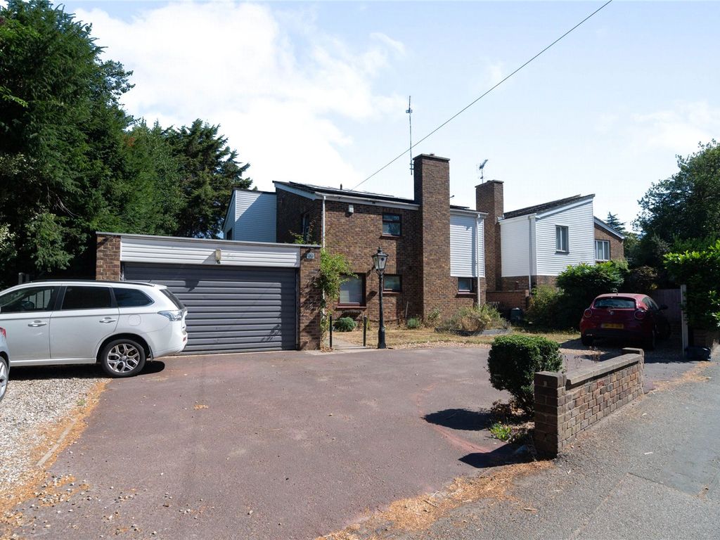 4 Bed Detached House For Sale In Rayleigh Road Hutton Brentwood Cm13