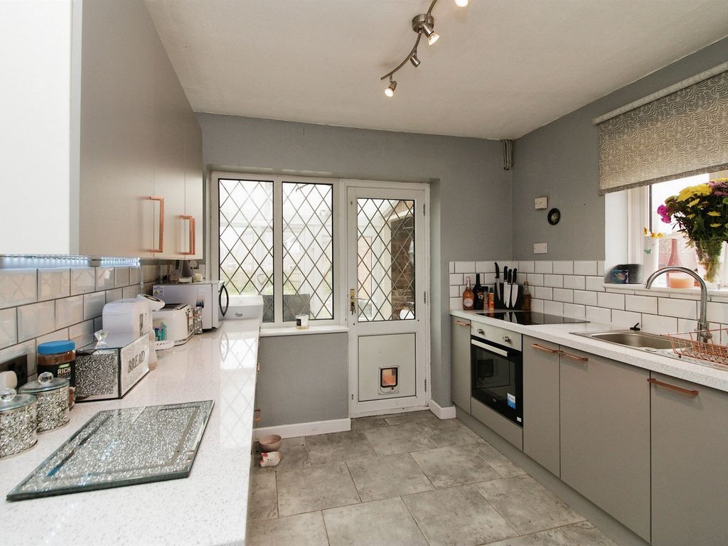 3 bed detached bungalow for sale in Hailsham Road, Polegate BN26 - Zoopla