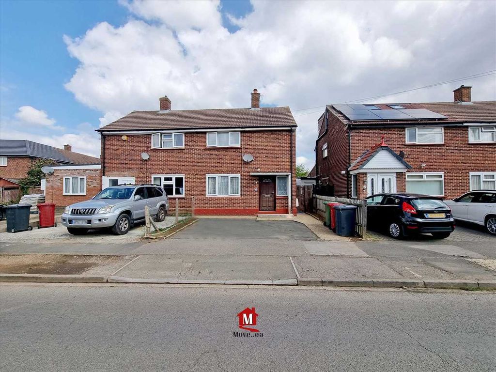 2 bed semi-detached house for sale in Quinbrookes, Slough SL2 - Zoopla
