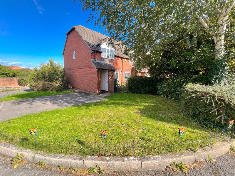 2 Bed End Terrace House For Sale In Ferndene Bradley Stoke Bristol
