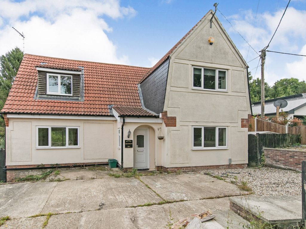 4 Bed Detached House For Sale In Greyhound Hill Langham Colchester