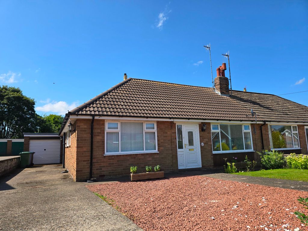 2 bed bungalow to rent in Hackness Gardens, Scarborough YO12, £950 pcm ...