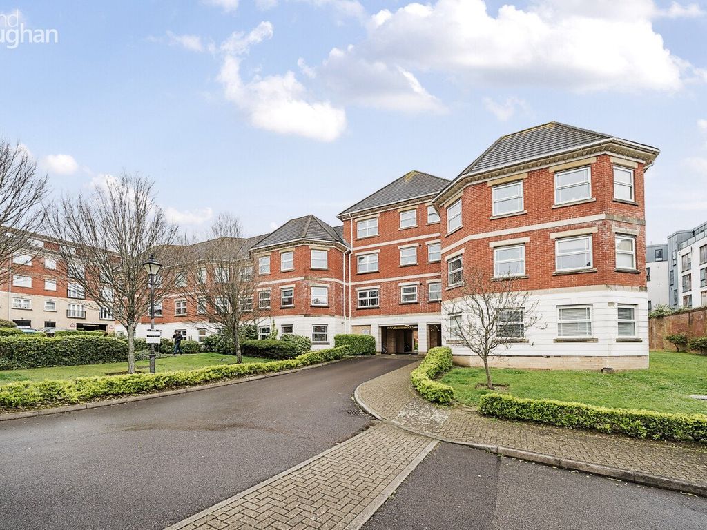 2 bed flat to rent in Chiddingly House, Chatsworth Square, Hove BN3, £ ...