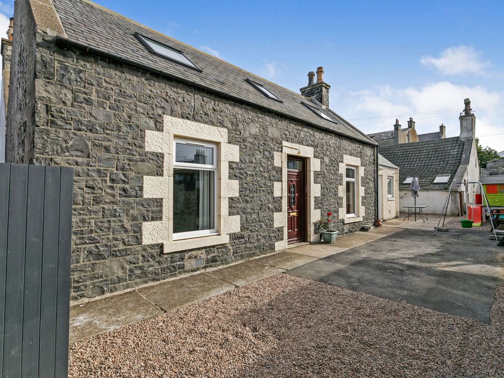 3 bed detached house for sale in Low Shore, Macduff AB44, £130,000 - Zoopla
