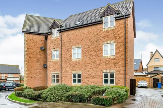 2 bed flat to rent in Upminster Close, Monkston Park MK10, £1,300 pcm ...