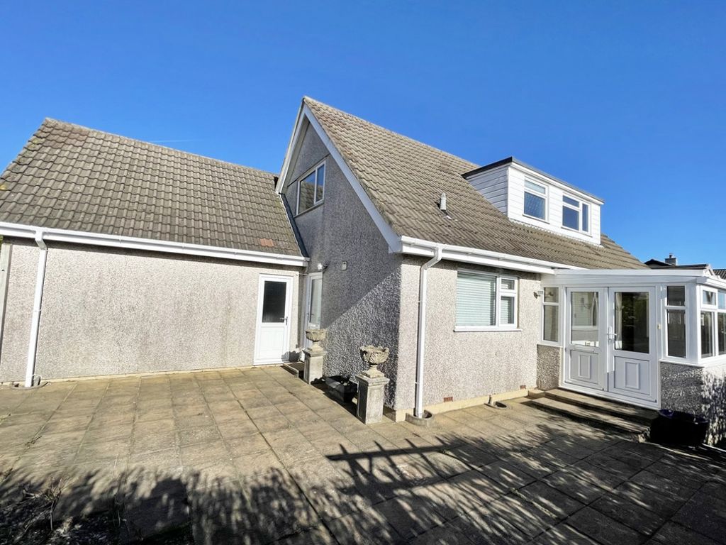 2 bed bungalow for sale in 62 Lhon Vane Close, Onchan, Isle Of Man IM3, £399,950 - Zoopla