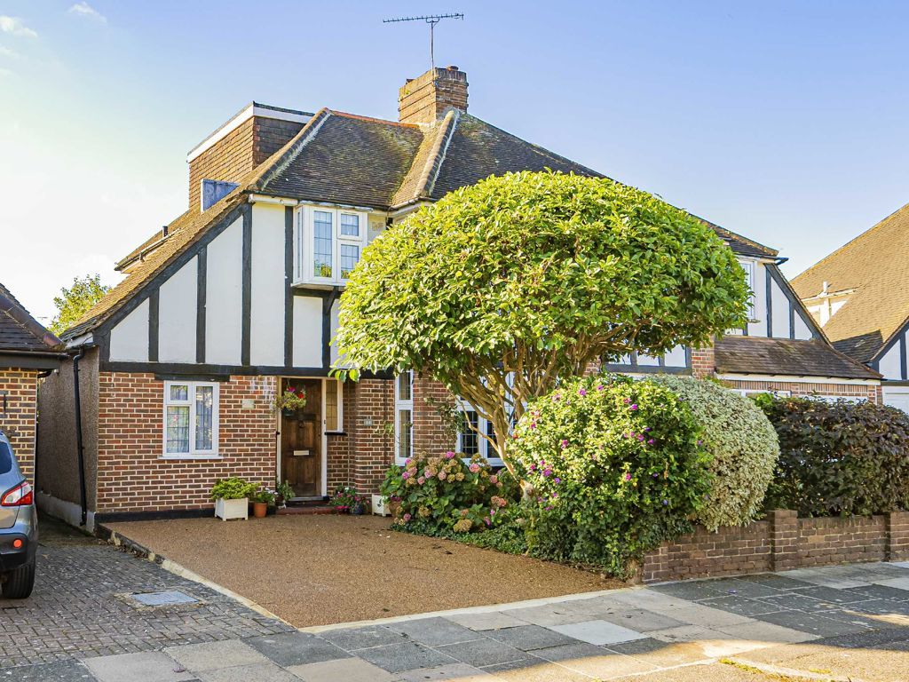 4 Bed Semi Detached House For Sale In Redway Drive Whitton Twickenham