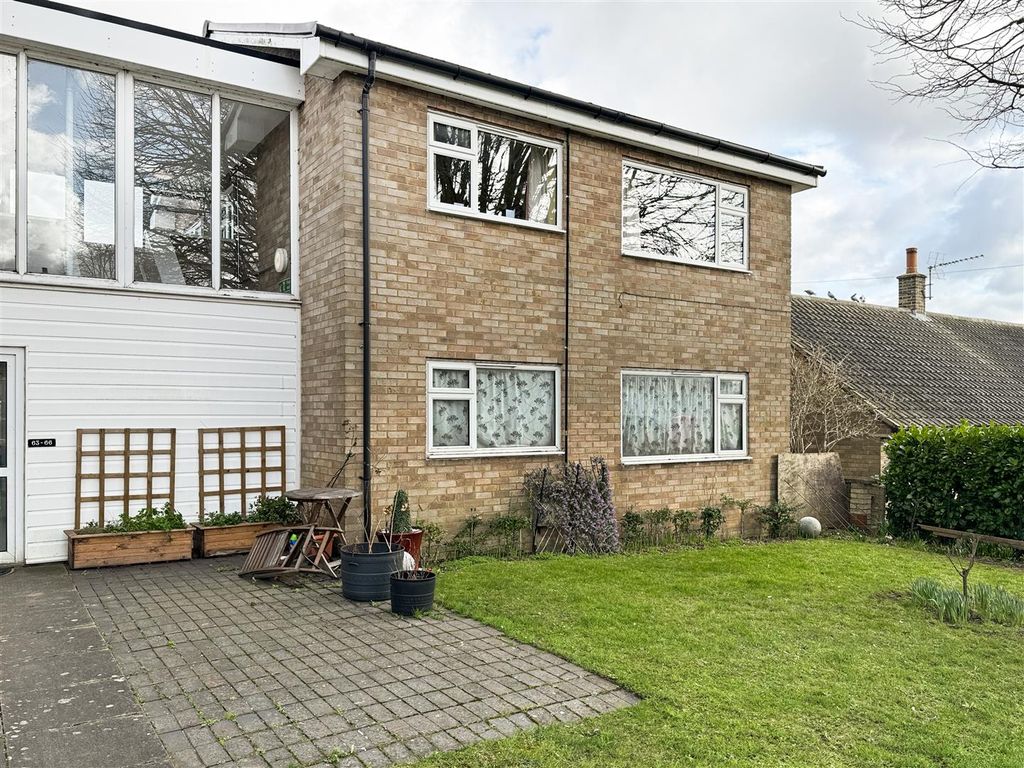 1 bed flat for sale in Silverdale Avenue, Coton, Cambridge CB23, £ ...