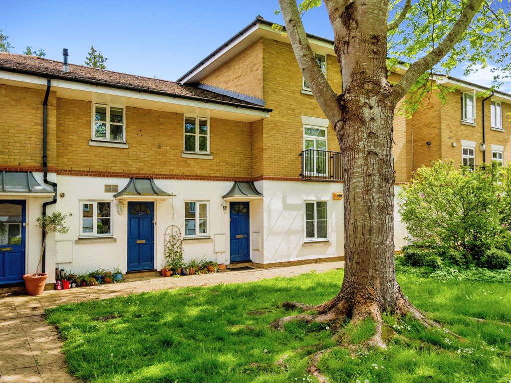 2 Bed Maisonette For Sale In Arlott Court Banister Park Southampton