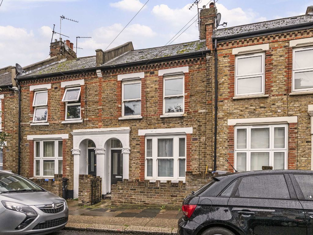 2 bed flat to rent in Charlton Road, London NW10, £1,798 pcm - Zoopla