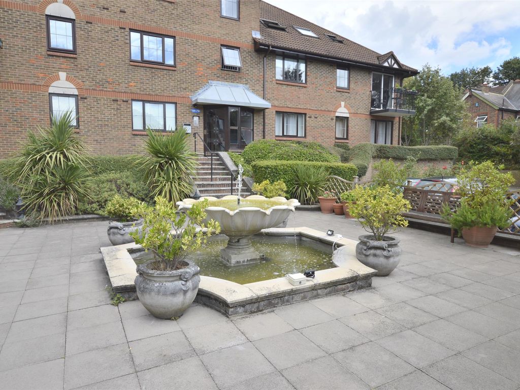 4 Bed Flat To Rent In French Apartments Lansdowne Road Purley Cr8 £
