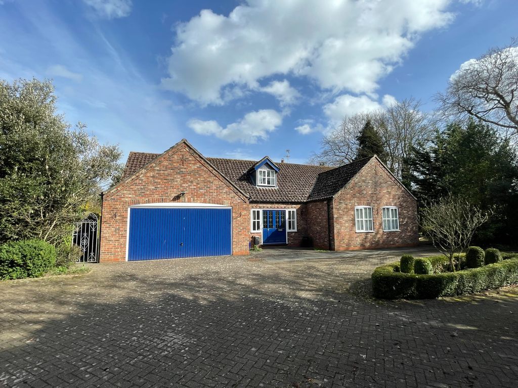 3 bed detached house for sale in Caistor Road, Market Rasen LN8 - Zoopla