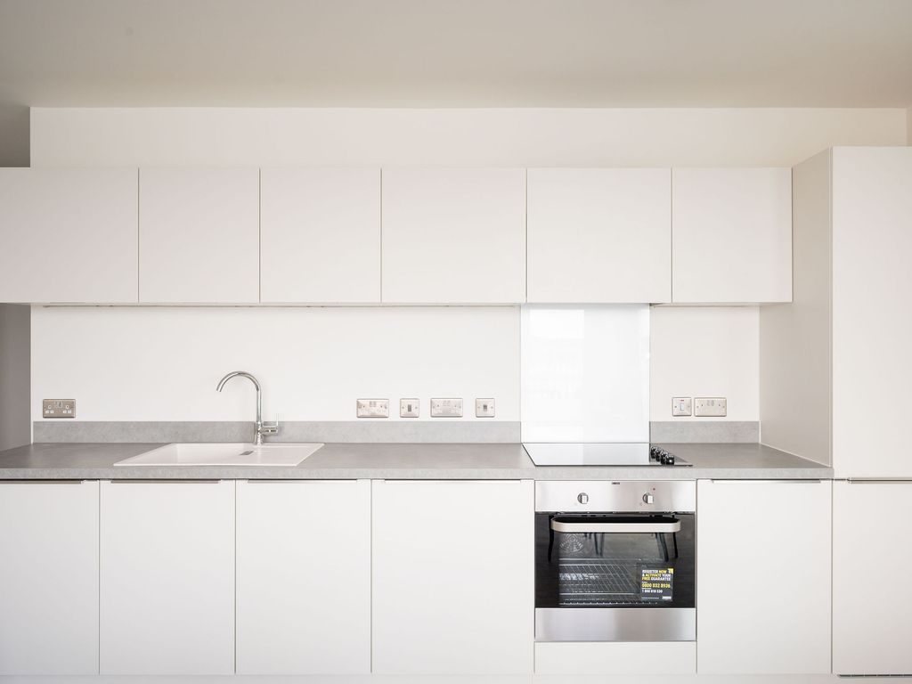 3 bed flat to rent in The Kell, Gillingham Gate Road, Gillingham ME4, £ ...