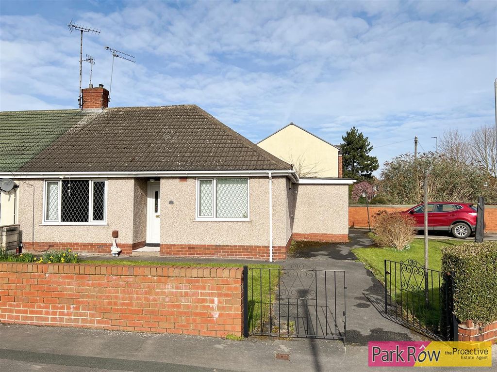 3 Bed Semi Detached Bungalow For Sale In St Ives Close Pontefract Wf8