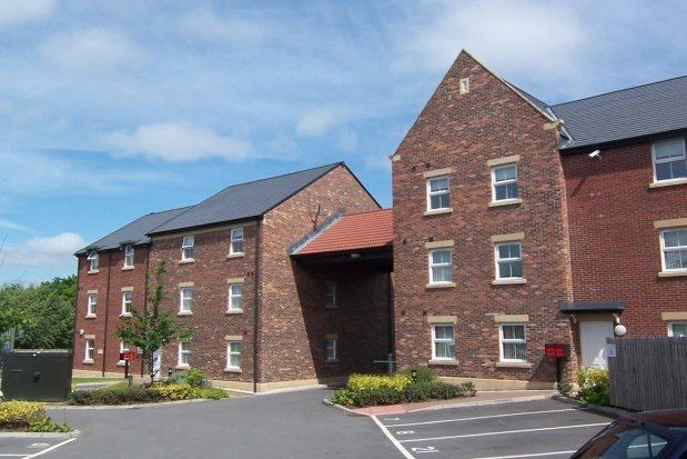 2 bed flat to rent in Whitfield Court, Durham DH1, £225 pcm - Zoopla