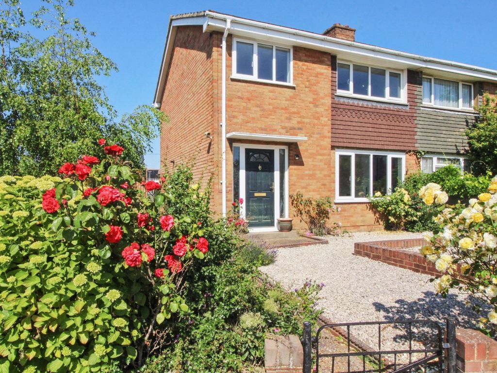 3 bed semi-detached house for sale in Hill Crescent, Aylesham, Canterbury, Kent CT3 - Zoopla