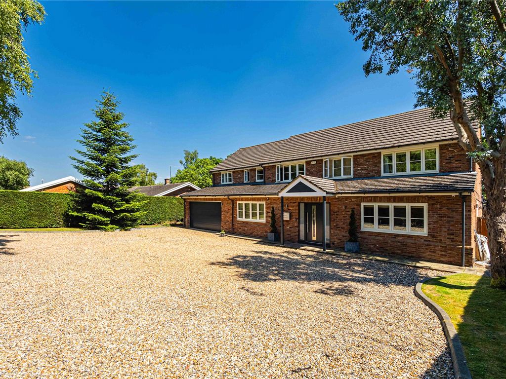 5 bed detached house for sale in Woodland Rise, Studham, Central ...