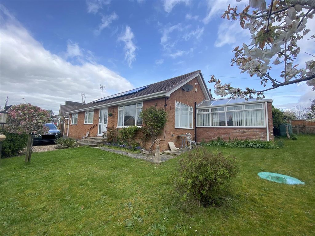 3 bed detached house for sale in 2 Orchard Drive, Twyning, Tewkesbury ...