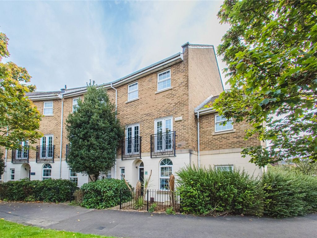 4 Bed End Terrace House For Sale In Eastbury Way Redhouse Swindon