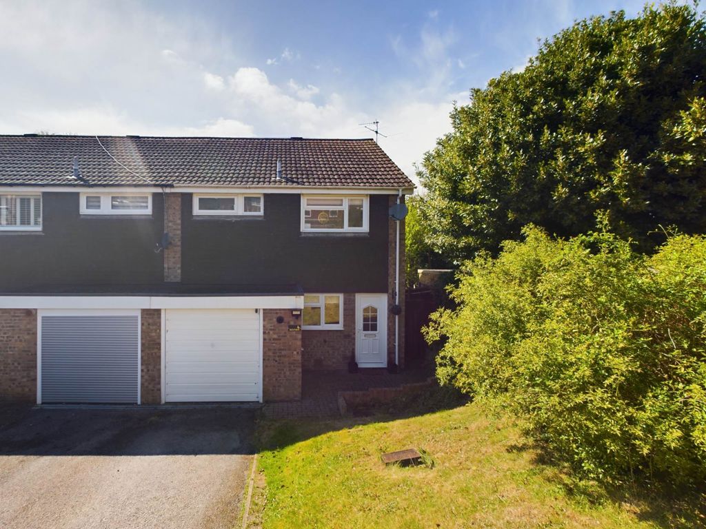 3 Bed End Terrace House For Sale In Walnut Grove Hemel Hempstead Hp2