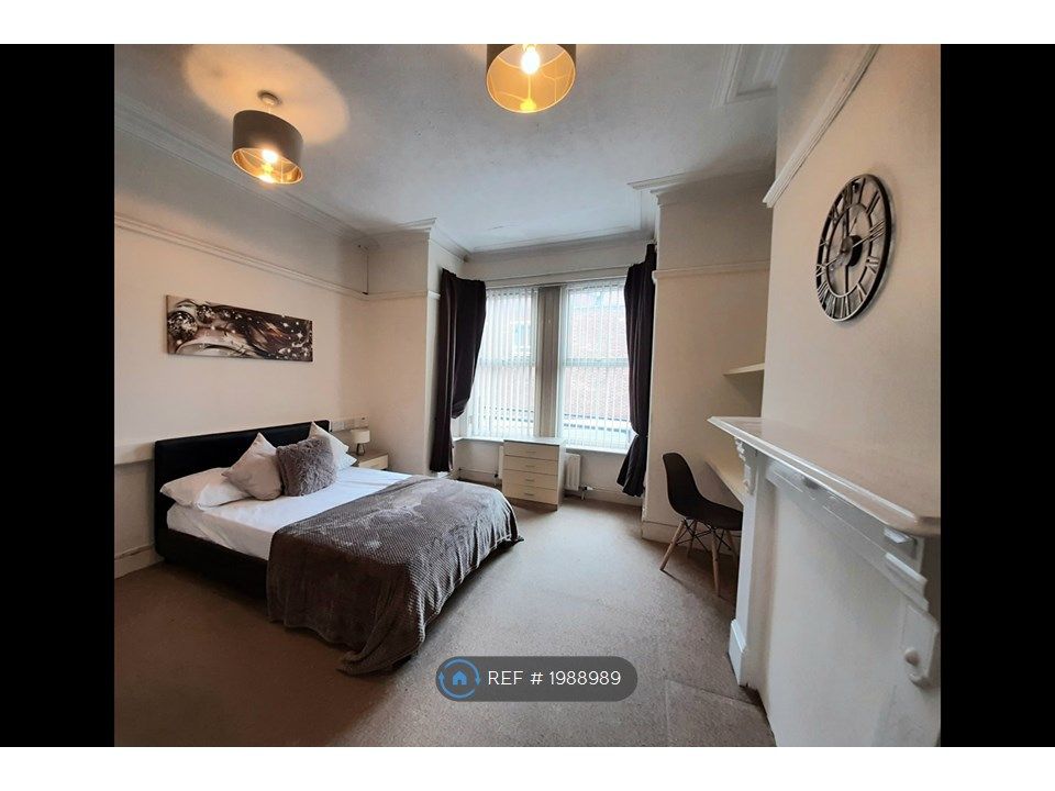 Room to rent in Percy Street, Rotherham S65, £455 pcm - Zoopla