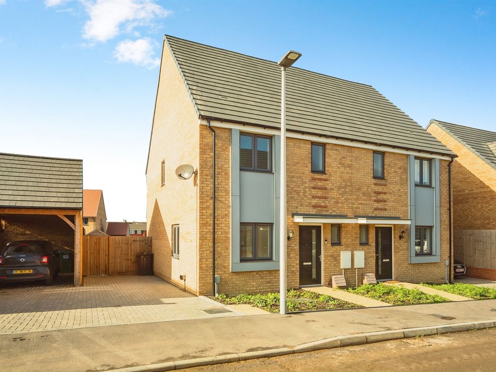 3 Bed Semi Detached House For Sale In Cherry Orchard Drive Rainham
