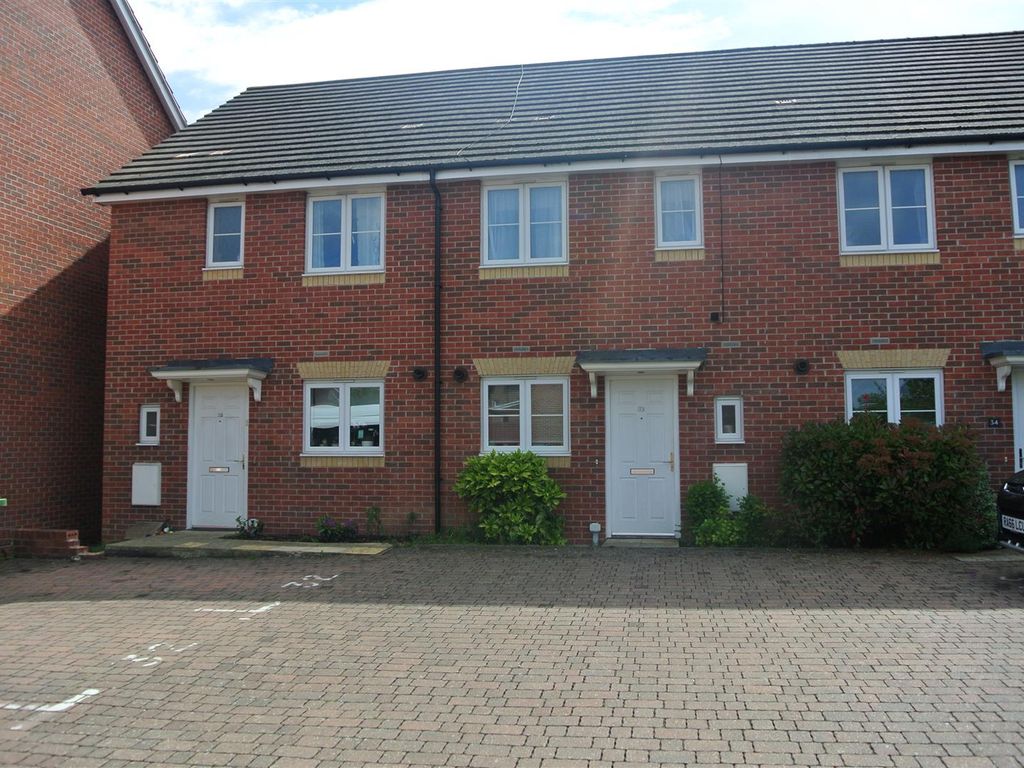 2 Bed Terraced House To Rent In Woodvale Road Farnborough Gu14 £1 295