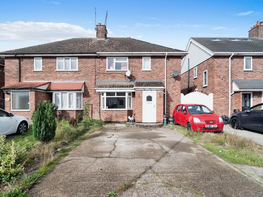 4 Bed Semi Detached House For Sale In The Drive Rochford Essex Ss4 £