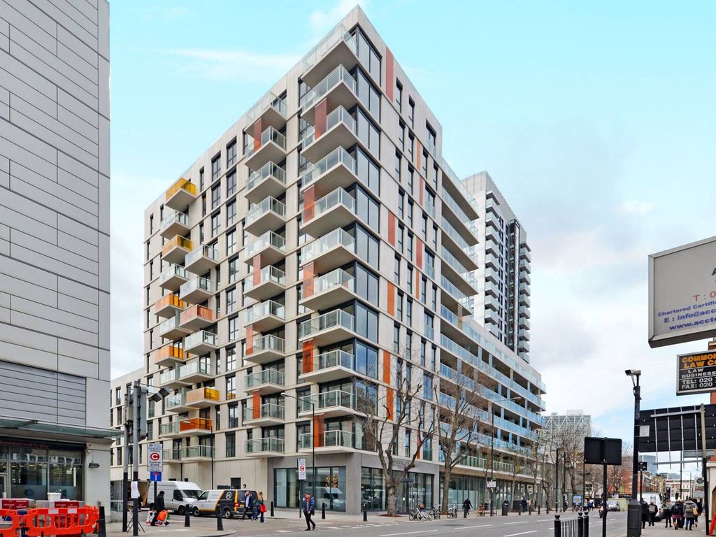 Studio to rent in Commercial Street, Tower Hamlets, London E1, £2,250 ...