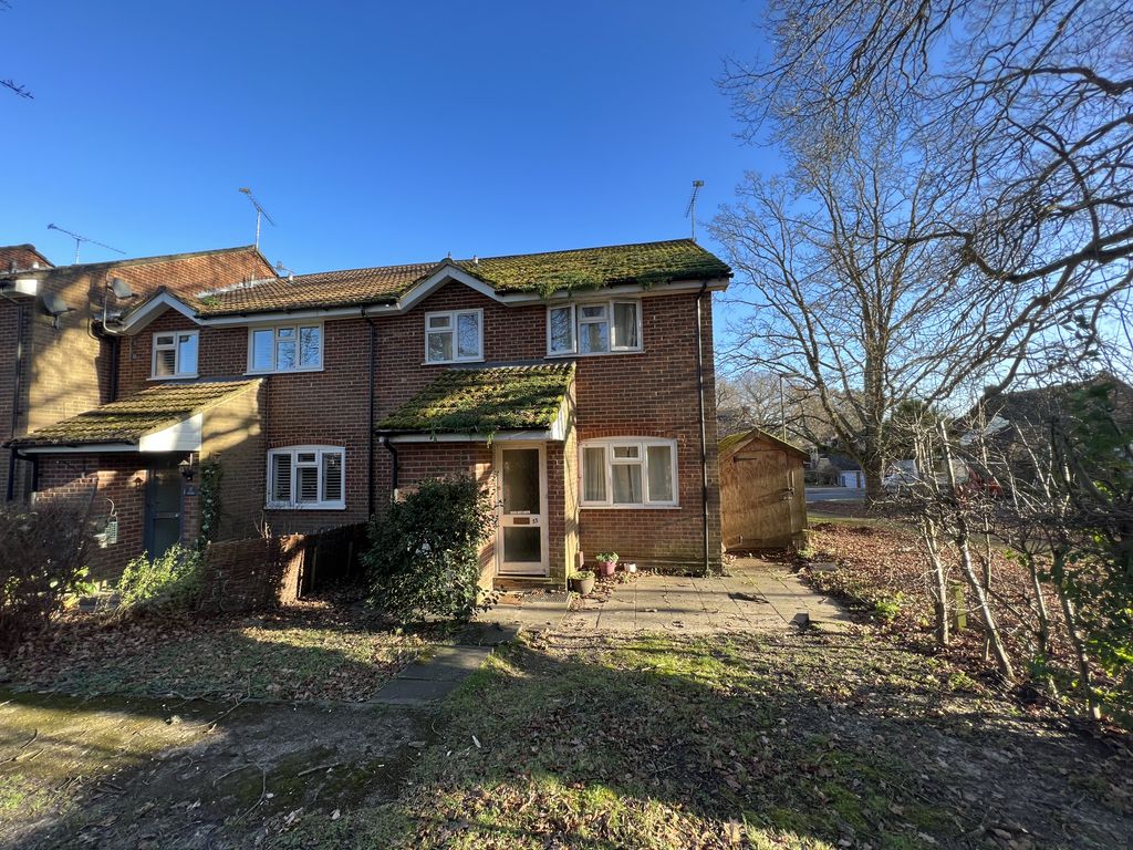 2 Bed End Terrace House To Rent In Ivy Drive Lightwater Gu18 £1 400