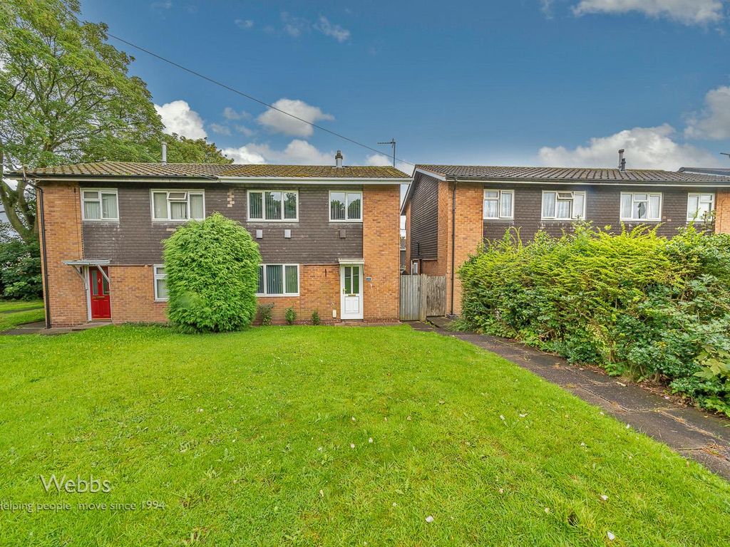 3 Bed Semi Detached House For Sale In Boston Close Heath Hayes