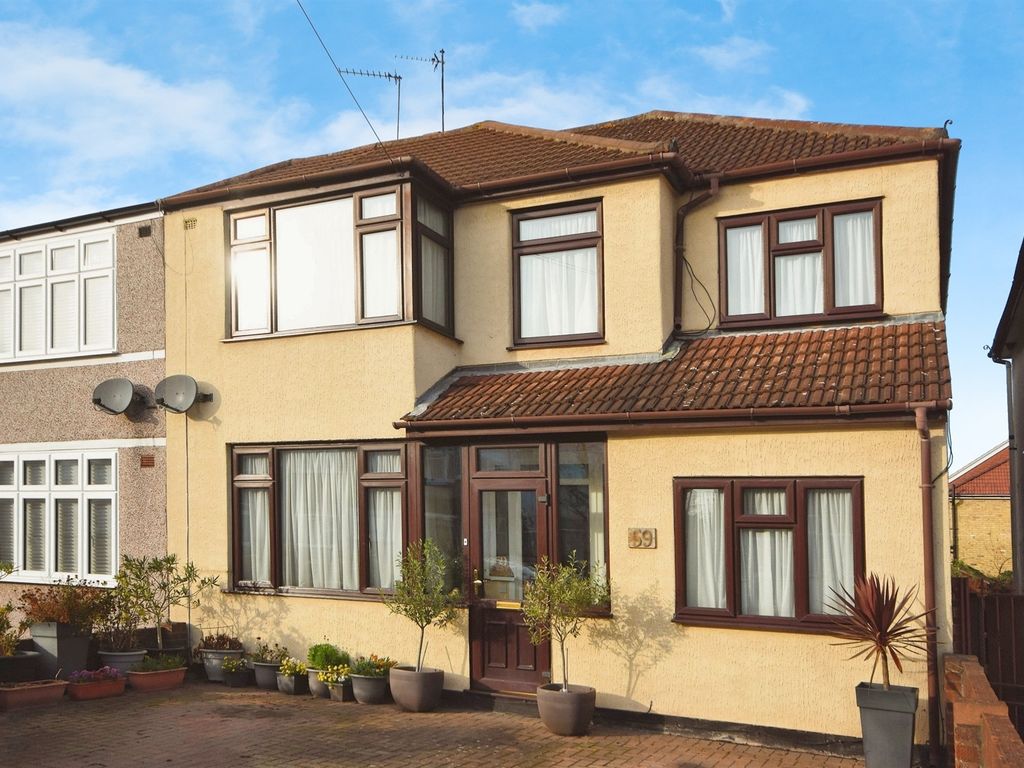 4 Bed Semi Detached House For Sale In Amery Gardens Gidea Park