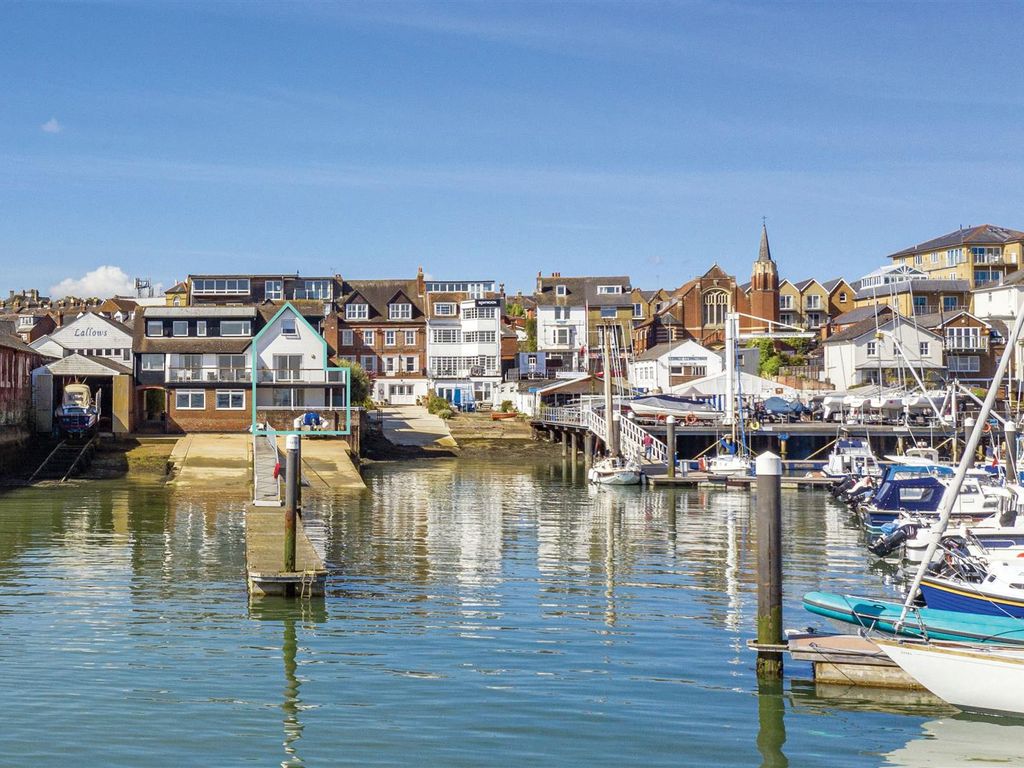 3 bed property for sale in Birmingham Road, Cowes PO31, £950,000 - Zoopla