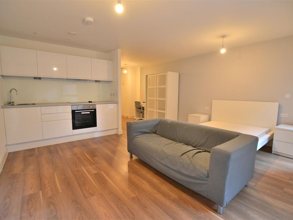 Studio to rent in Nation Way, Liverpool L1, £725 pcm - Zoopla