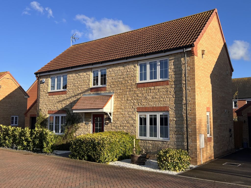 4 bed detached house for sale in Luffield Close, Eye, Peterborough PE6 ...