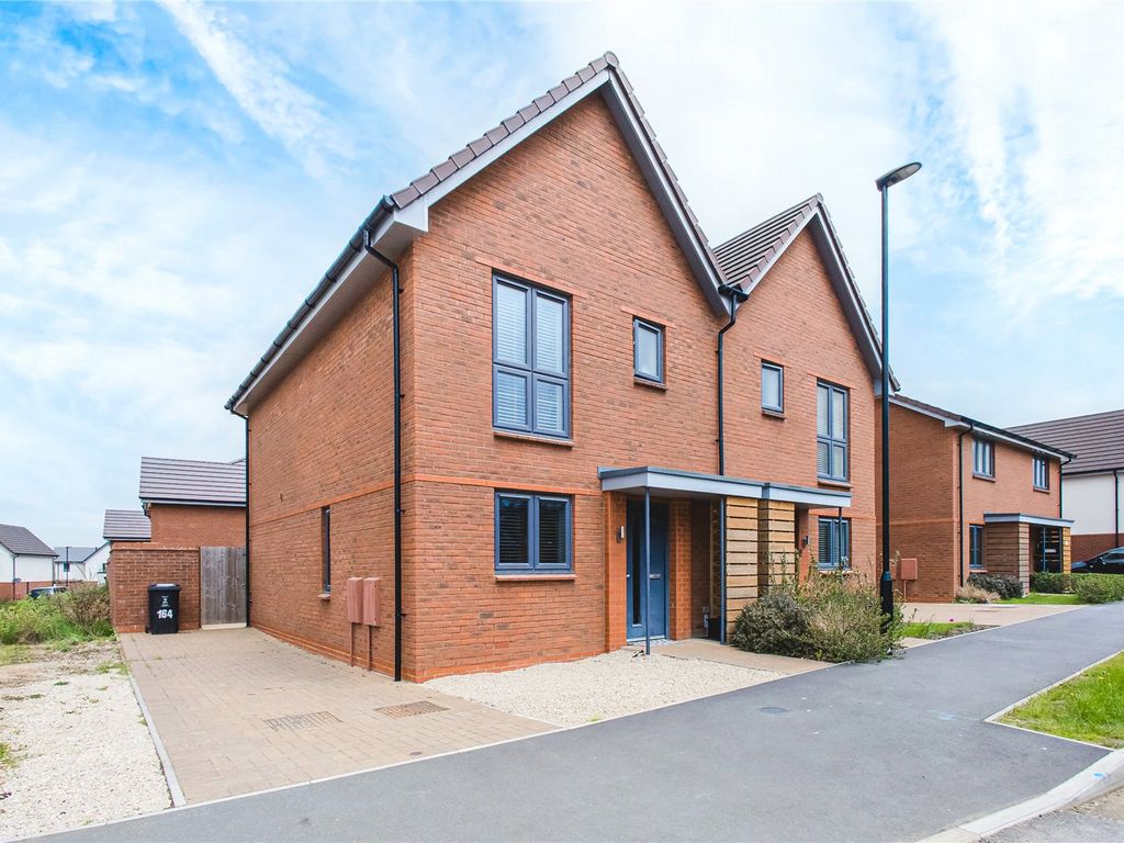 3 Bed Semi Detached House For Sale In Eastlake Tadpole Swindon Sn25