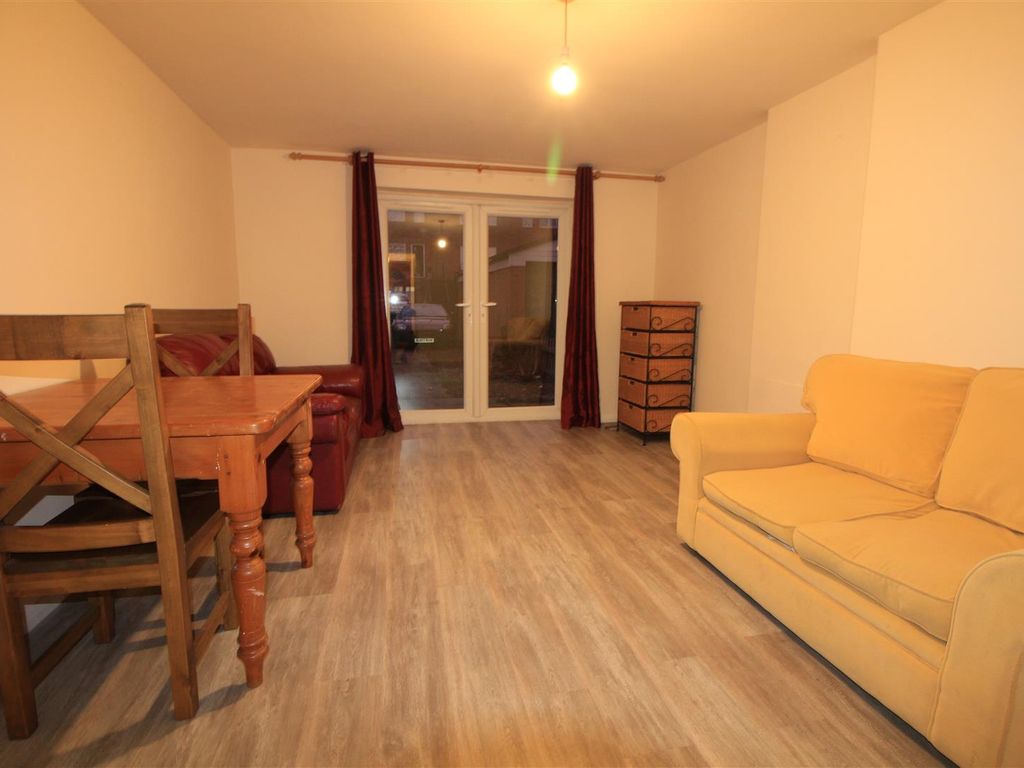 2 bed detached house to rent in Grove Road, Lenton, Nottingham NG7 - Zoopla