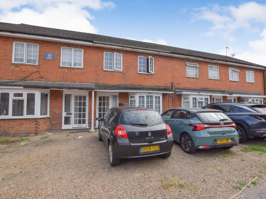 2 bed flat for sale in London Road, Stanford-Le-Hope SS17, £215,000 ...