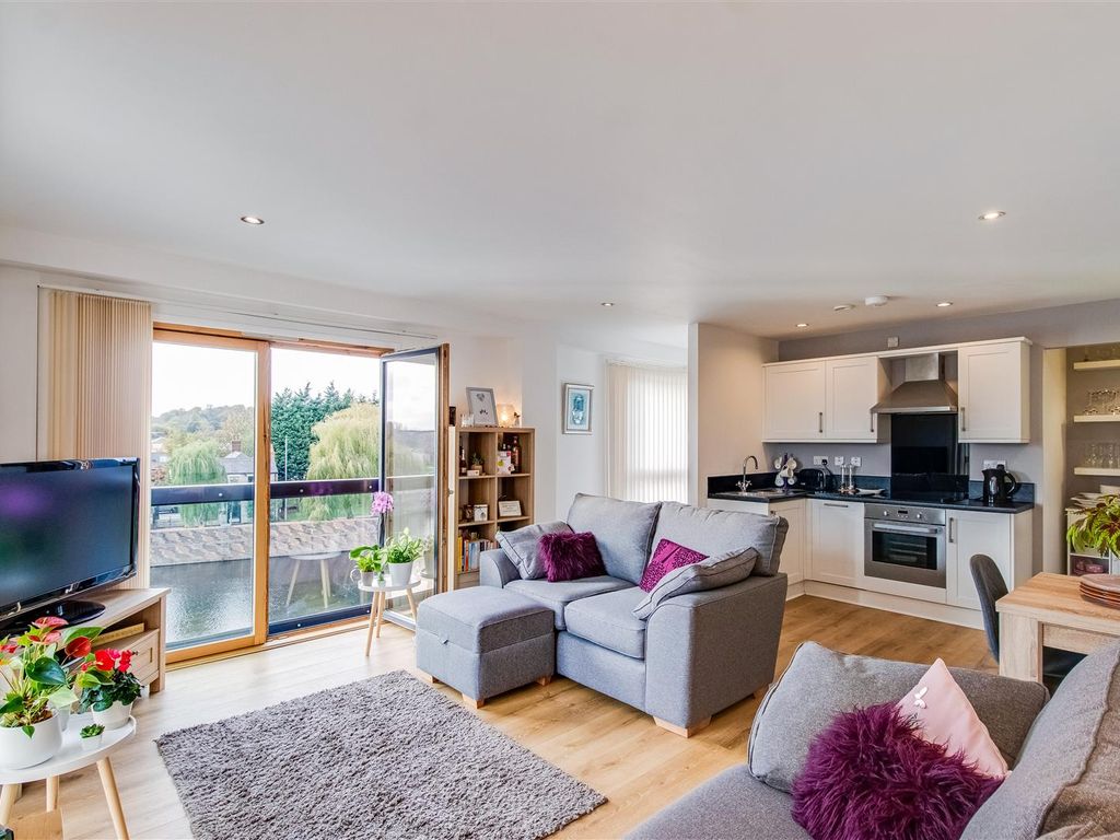 2 bed flat for sale in Navigation Walk, Wakefield WF1 - Zoopla