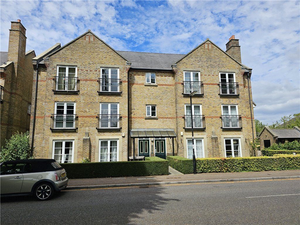 2 bed flat for sale in Coldstream Road, Caterham, Surrey CR3, £325,000 ...
