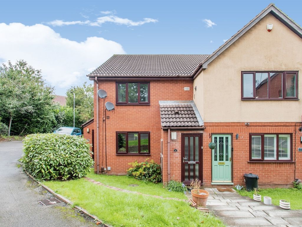 2 bed maisonette for sale in Ibbetson Mews, Morley, Leeds LS27, £ ...